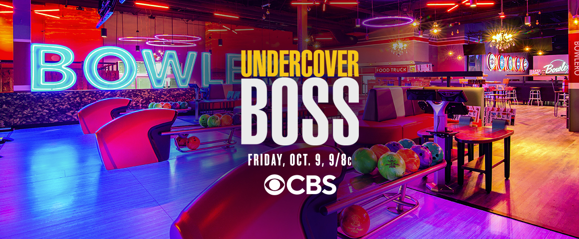 Bowling Alley with Lounge Area in Glendale Heights | Bowlero