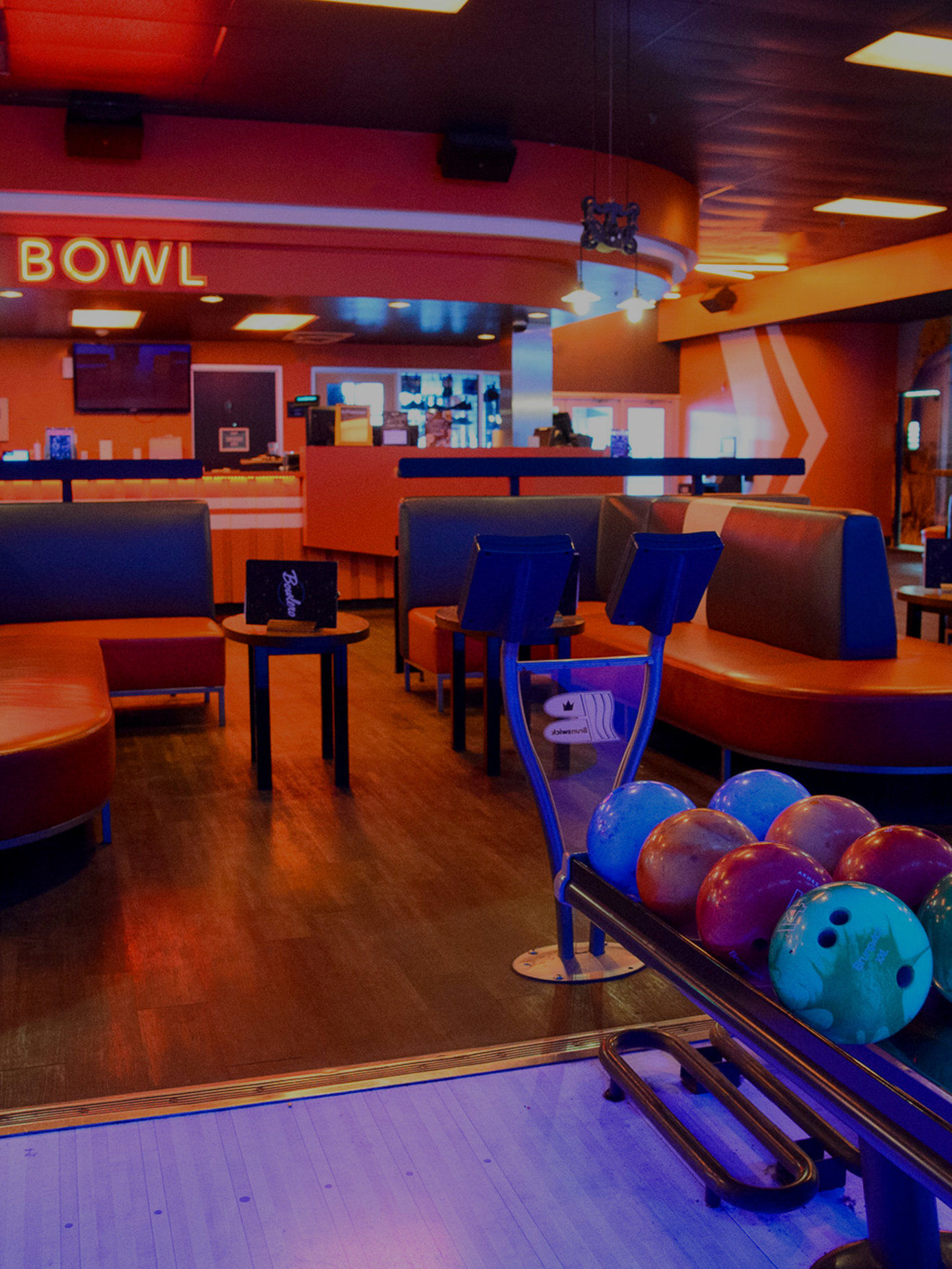 Bowling Alley & Party Venue in Eden Prairie | Bowlero
